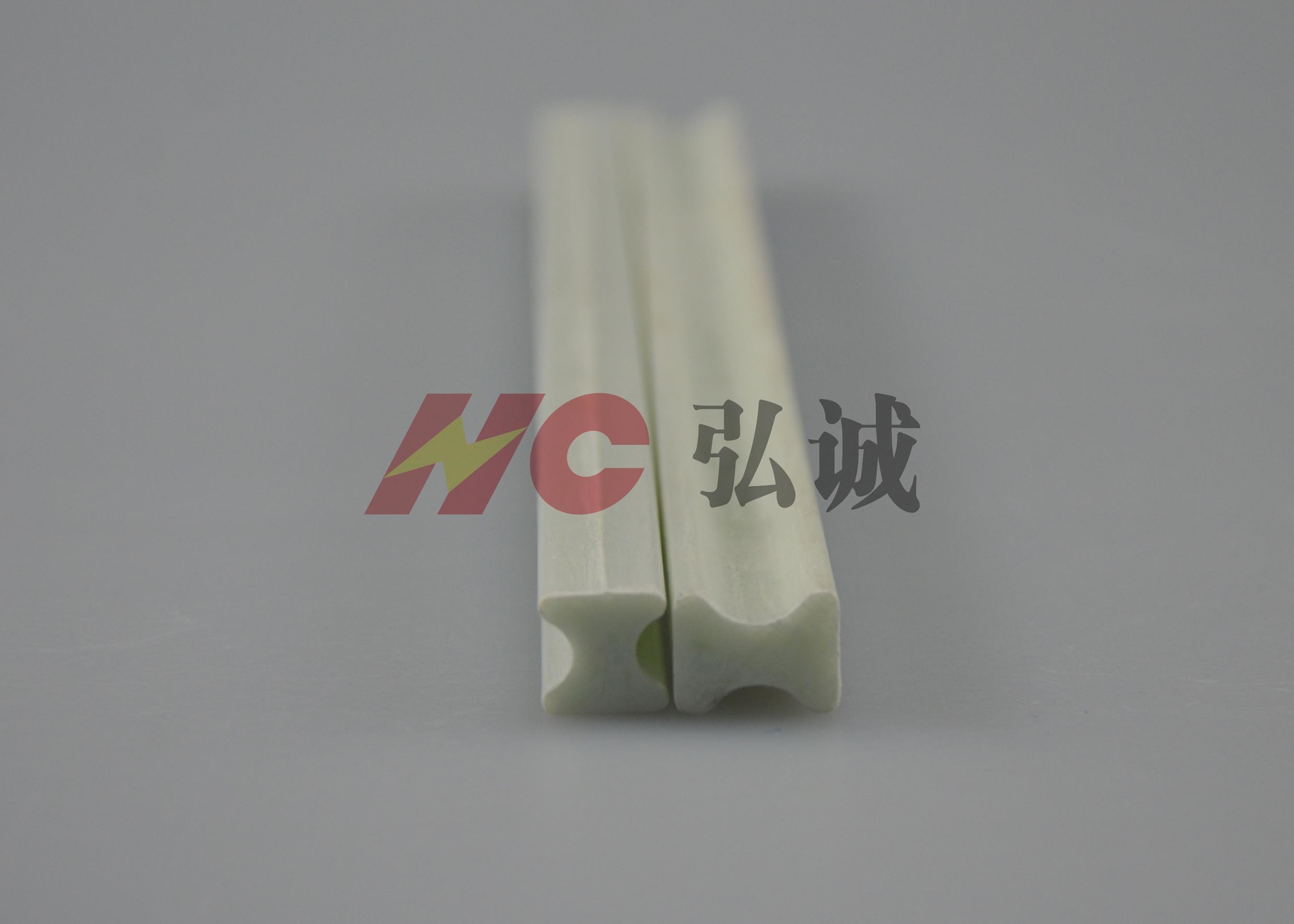 White Fiberglass Dog Bone , GPO-3 I Bracing Non Explosive Edge And Non ...